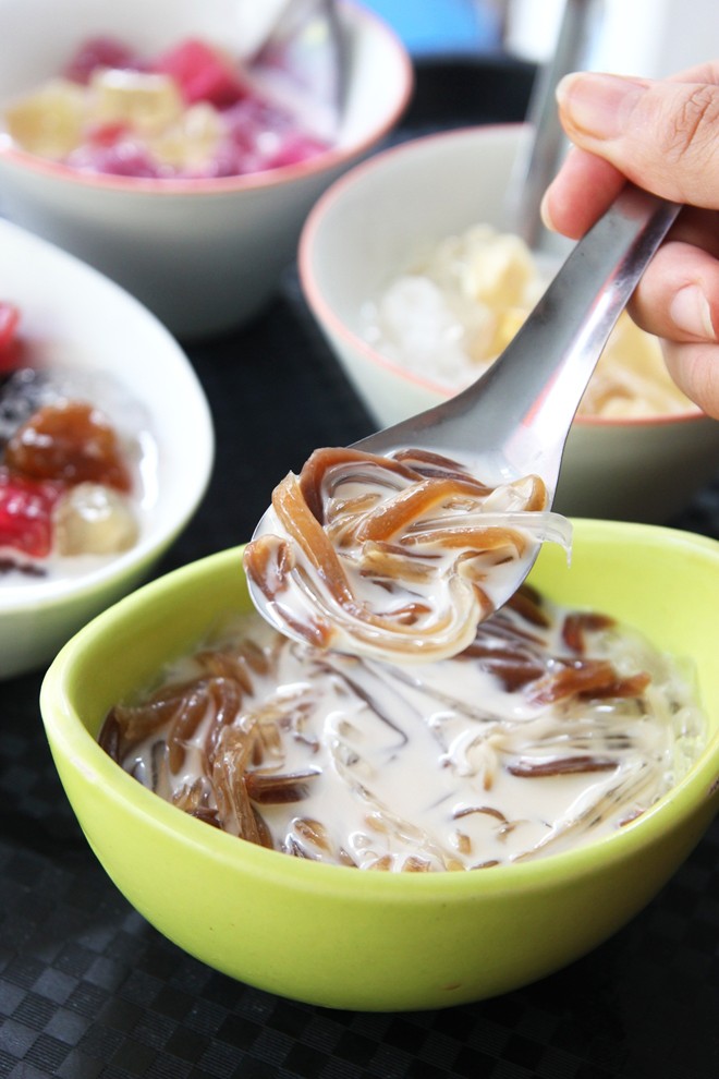 Chè Hong Kong giá 20.000 đồng hút giới trẻ Hà thành