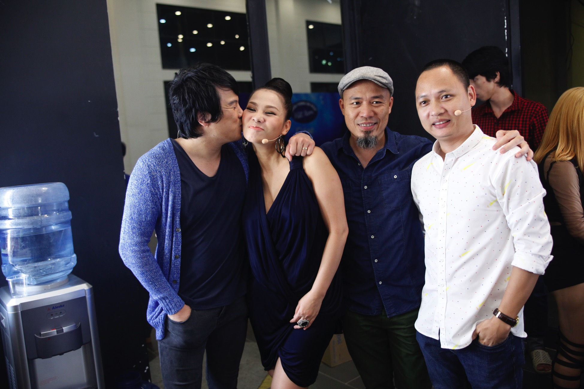 Thu Minh mập ú trong ngày đầu trở lại ghế nóng Vietnam Idol