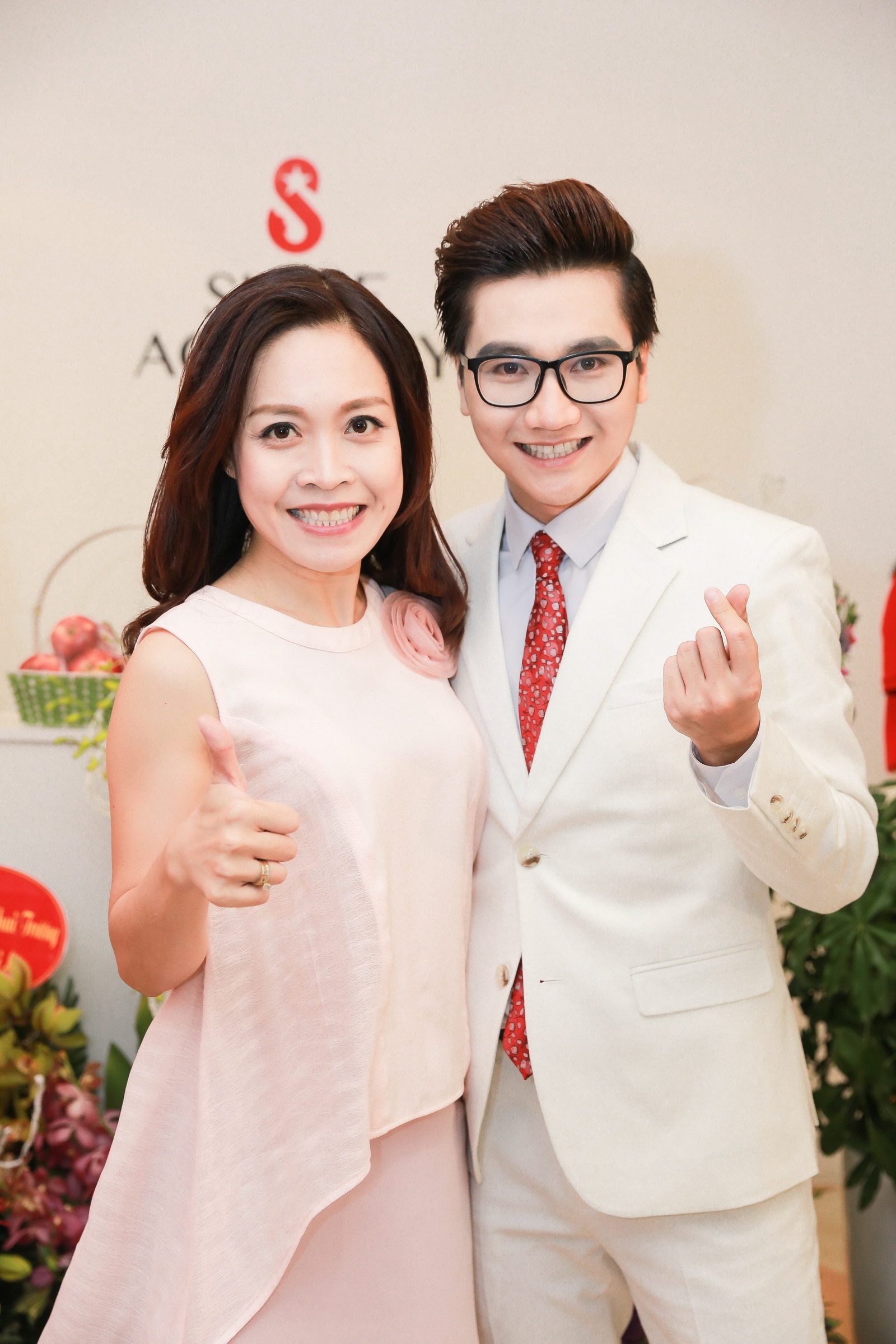 Dàn "sao" truyền hình mừng MC Công Tố "lên chức"