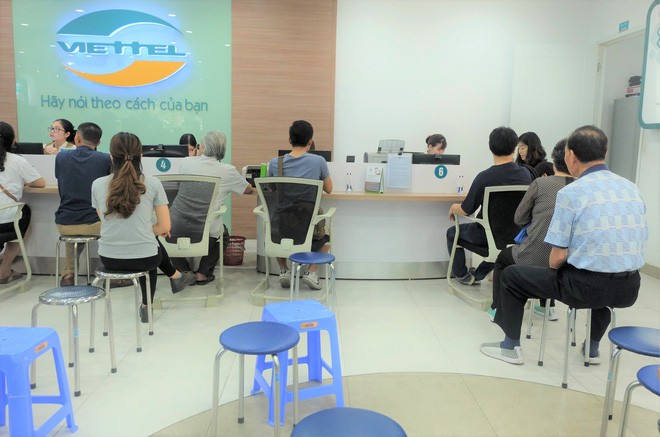 Các văn phòng Viettel Hà Nội vắng vẻ trong ngày đầu lùi hạn bổ sung ...
