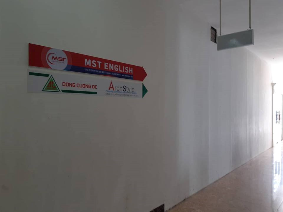 MST English tháo dỡ biển hiệu sau vụ cô giáo chửi học viên 'óc lợn'