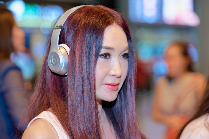 Nhan sắc "bông hồng lửa" Ôn Bích Hà rạng rỡ cùng Trường Ngọc Ánh tại ...