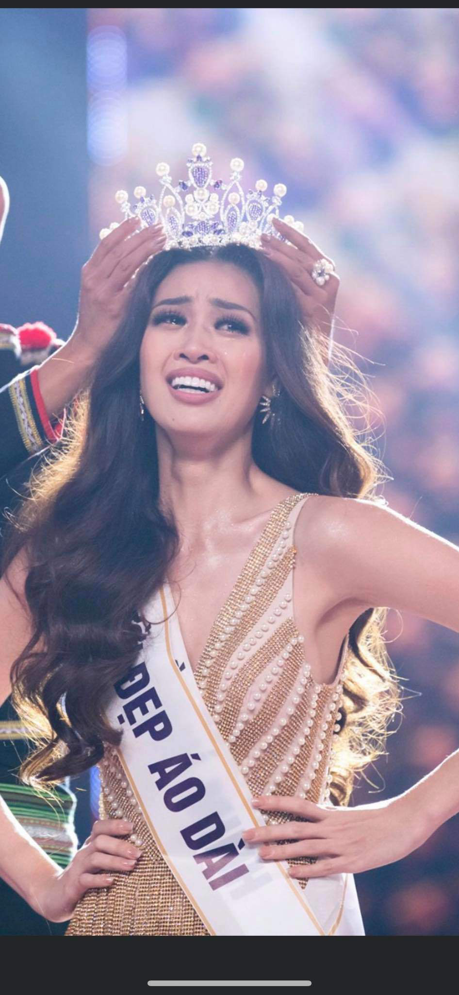 Mới đăng quang, HHHV Khánh Vân đã đụng hàng hàng loạt hoa hậu khác ...