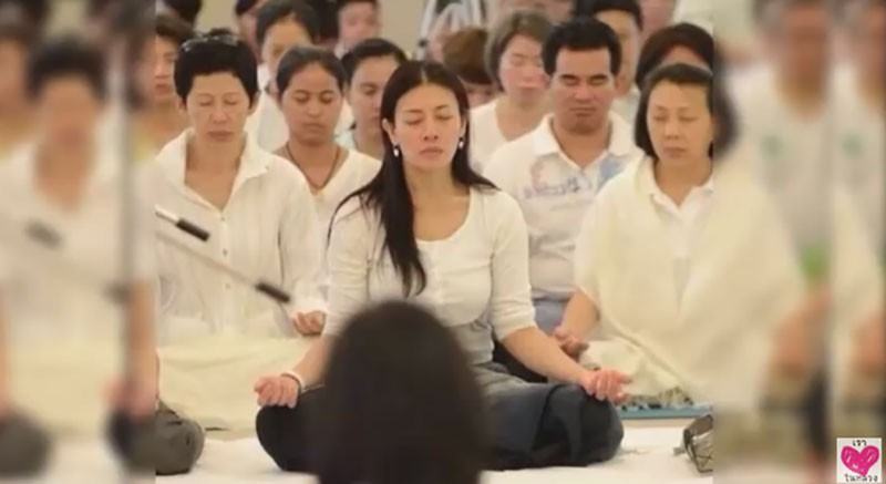 Cuộc sống của Hoàng tử nhỏ và Vương phi Thái Lan bị phế truất giờ ra ...