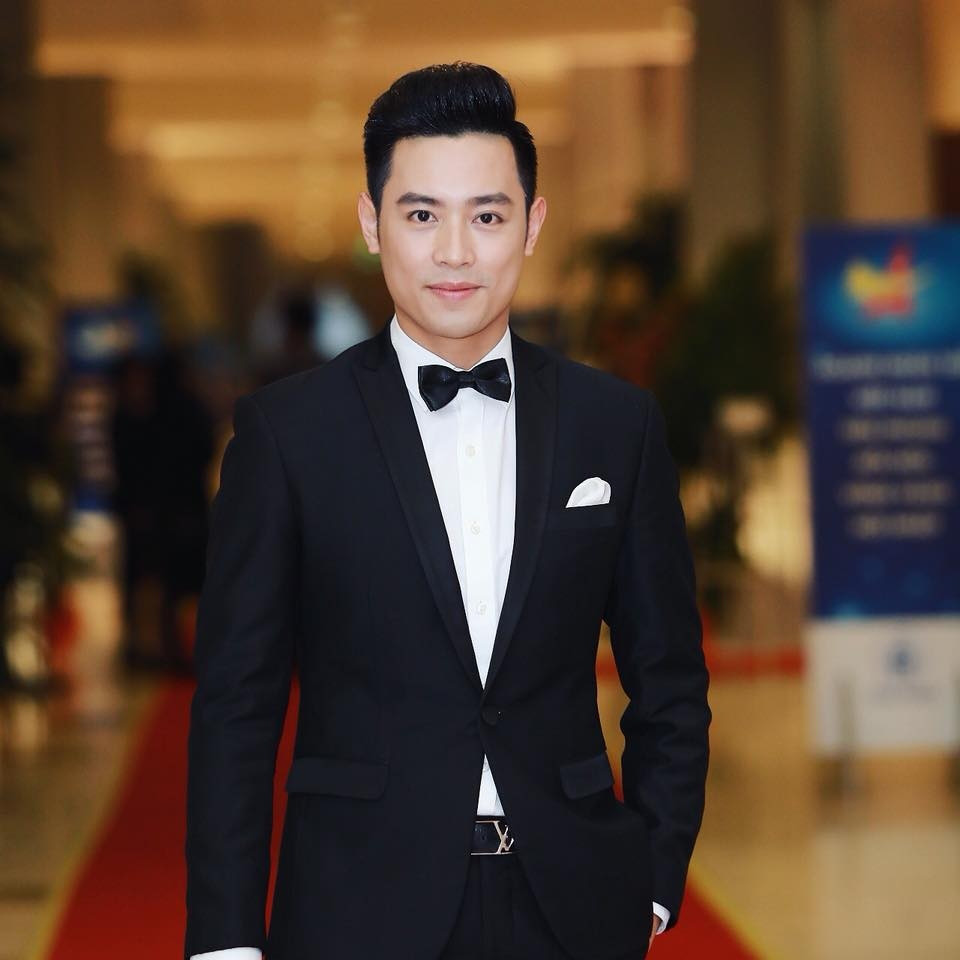 Vẻ điển trai của MC nam duy nhất bản tin thời tiết VTV