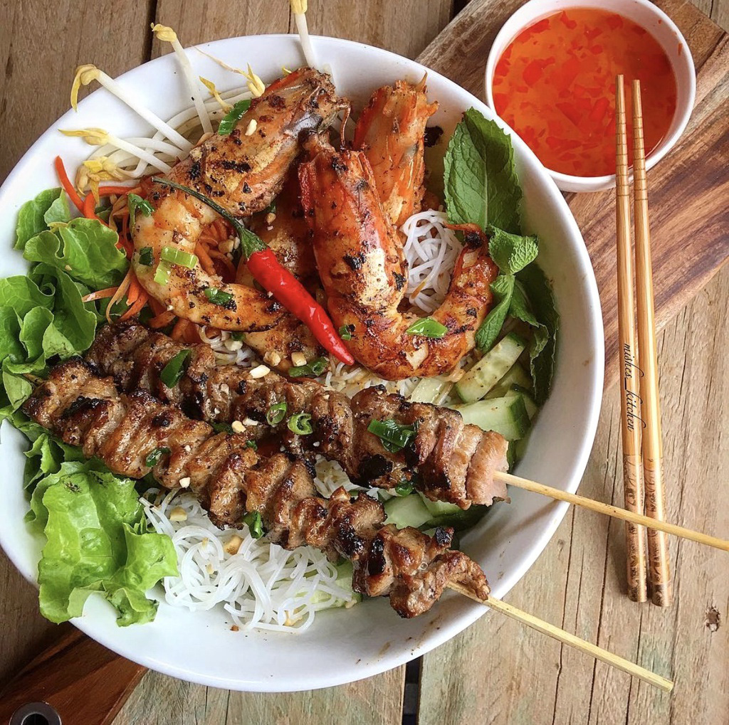 Bún nem nướng và loạt bún nguội trứ danh ở Việt Nam