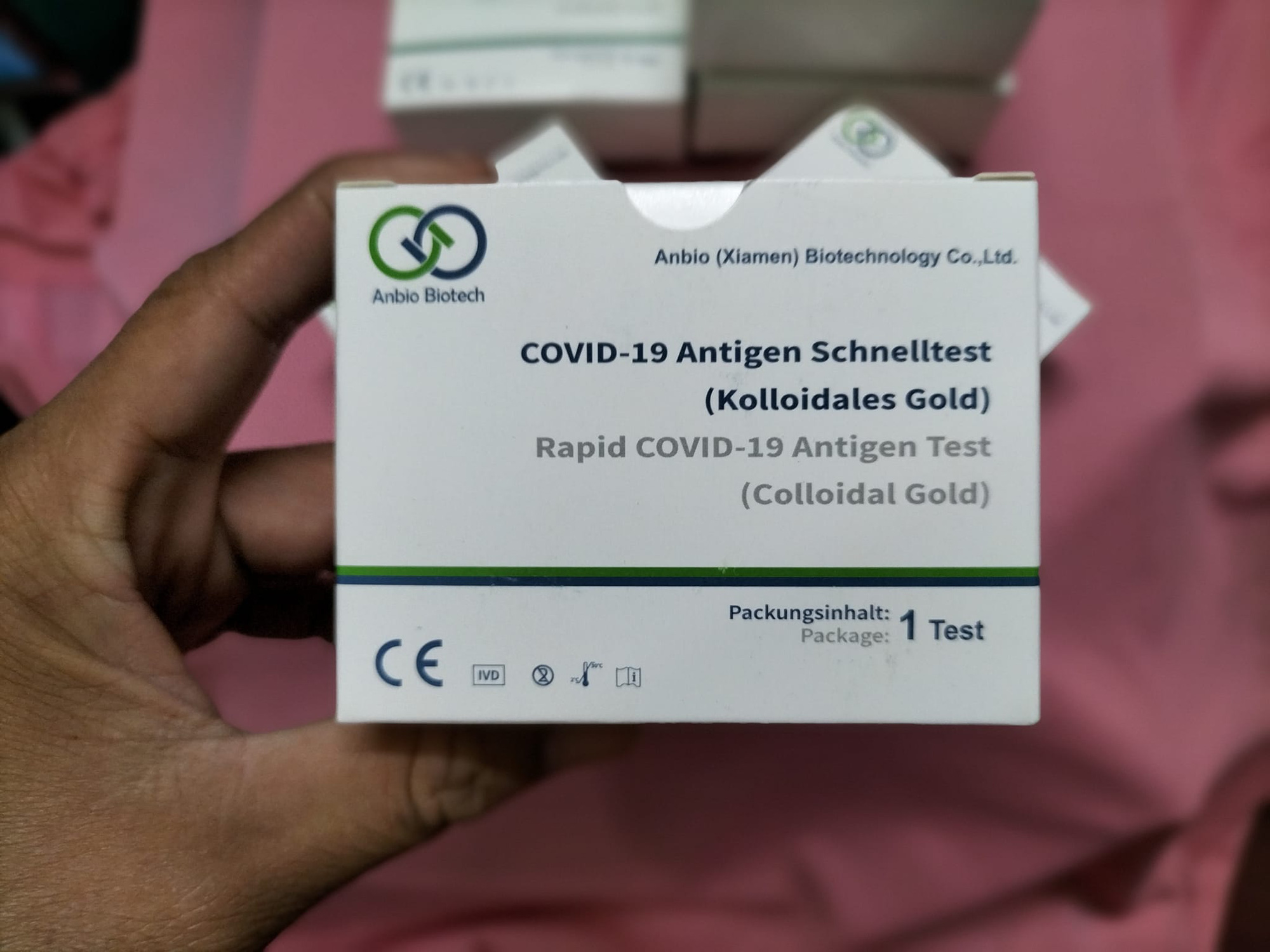 Nhiều người đổ xô đi mua kit test bằng nước bọt để khỏi phải "ngoáy mũi ...