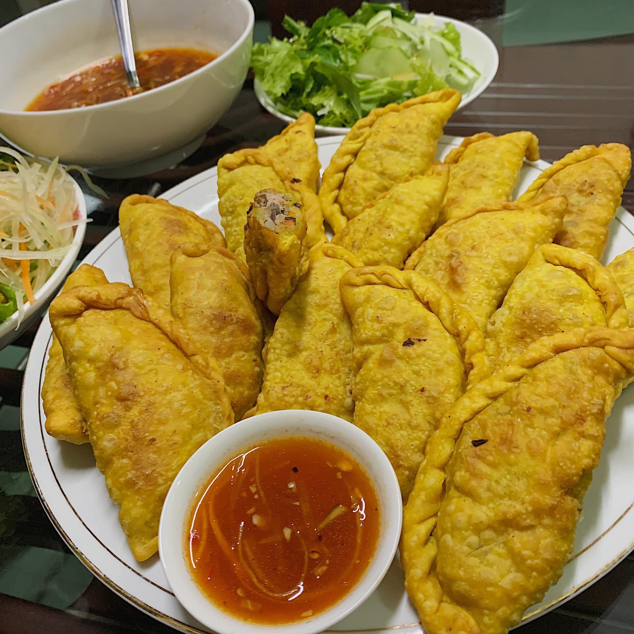 Làm bánh gối vỏ giòn bằng nồi chiên không dầu