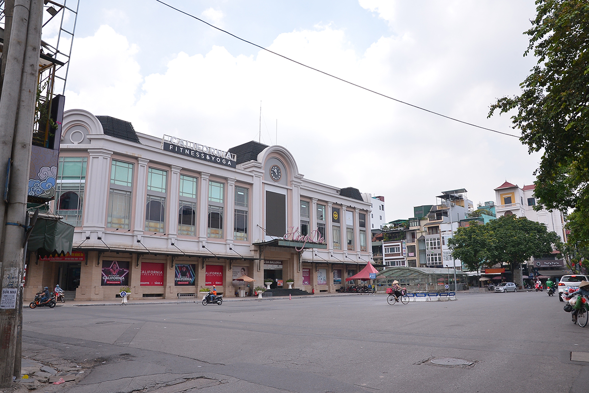 Hình ảnh khu phố cổ Hà Nội vắng tanh như ngày Tết