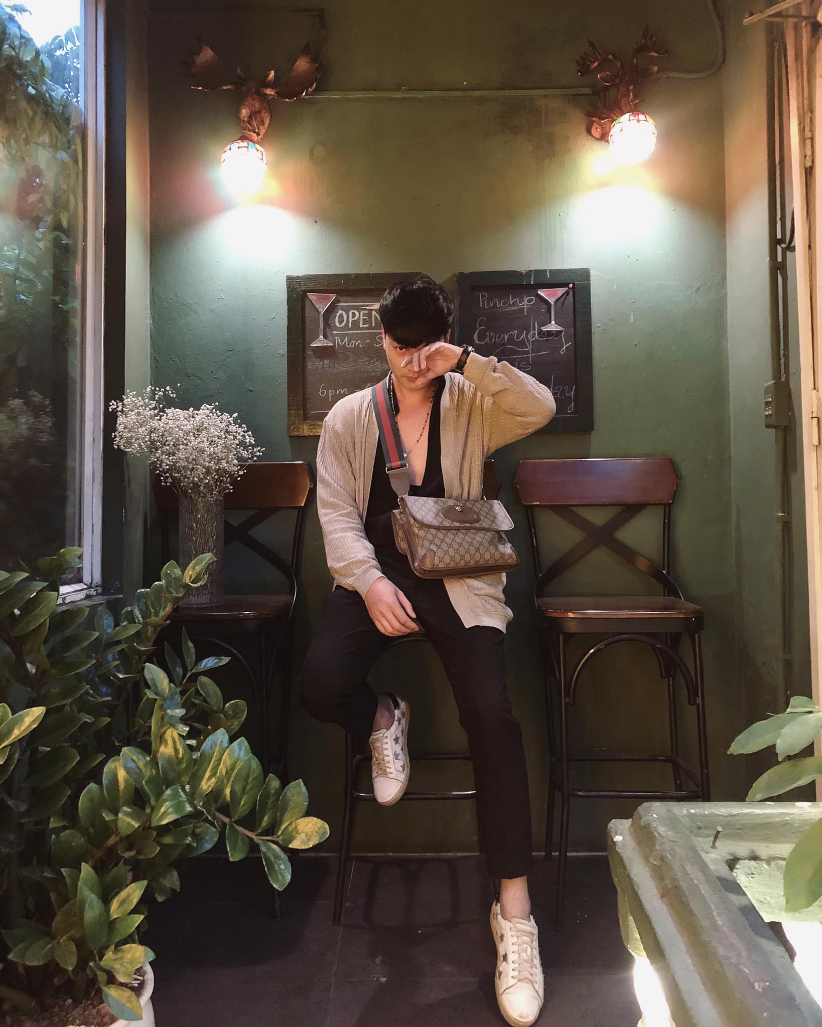 Vẻ bad boy ngoài đời không hổ danh 'trai đểu' của diễn viên Trọng Lân