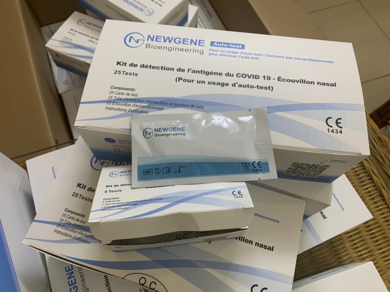 Vừa ra trường, nam sinh ở Hà Nội mạnh dạn nhập lậu lô 900 kit test để ...