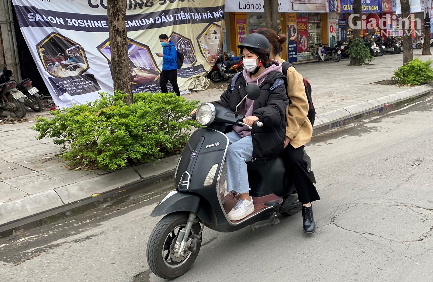 Giá xăng dầu tăng, nhiều người chuyển sang xe điện