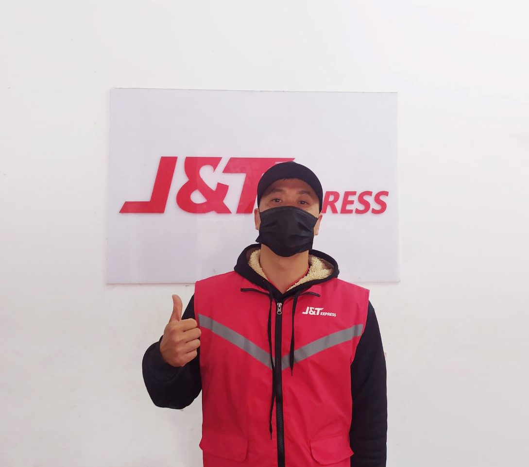 “Tâm thư” của shipper J&T Express khiến cư dân mạng cảm động