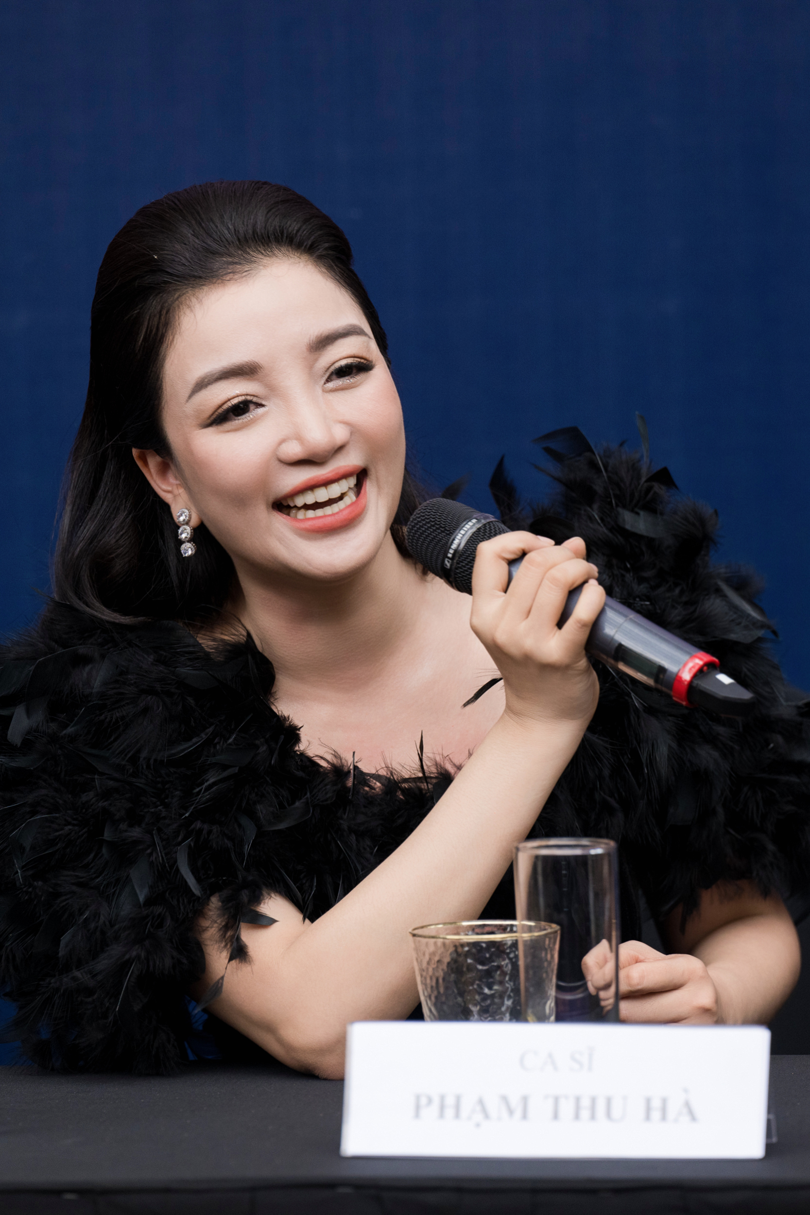 'Họa mi bán cổ điển' Phạm Thu Hà 'chơi lớn' với dự án nghệ thuật thực ...