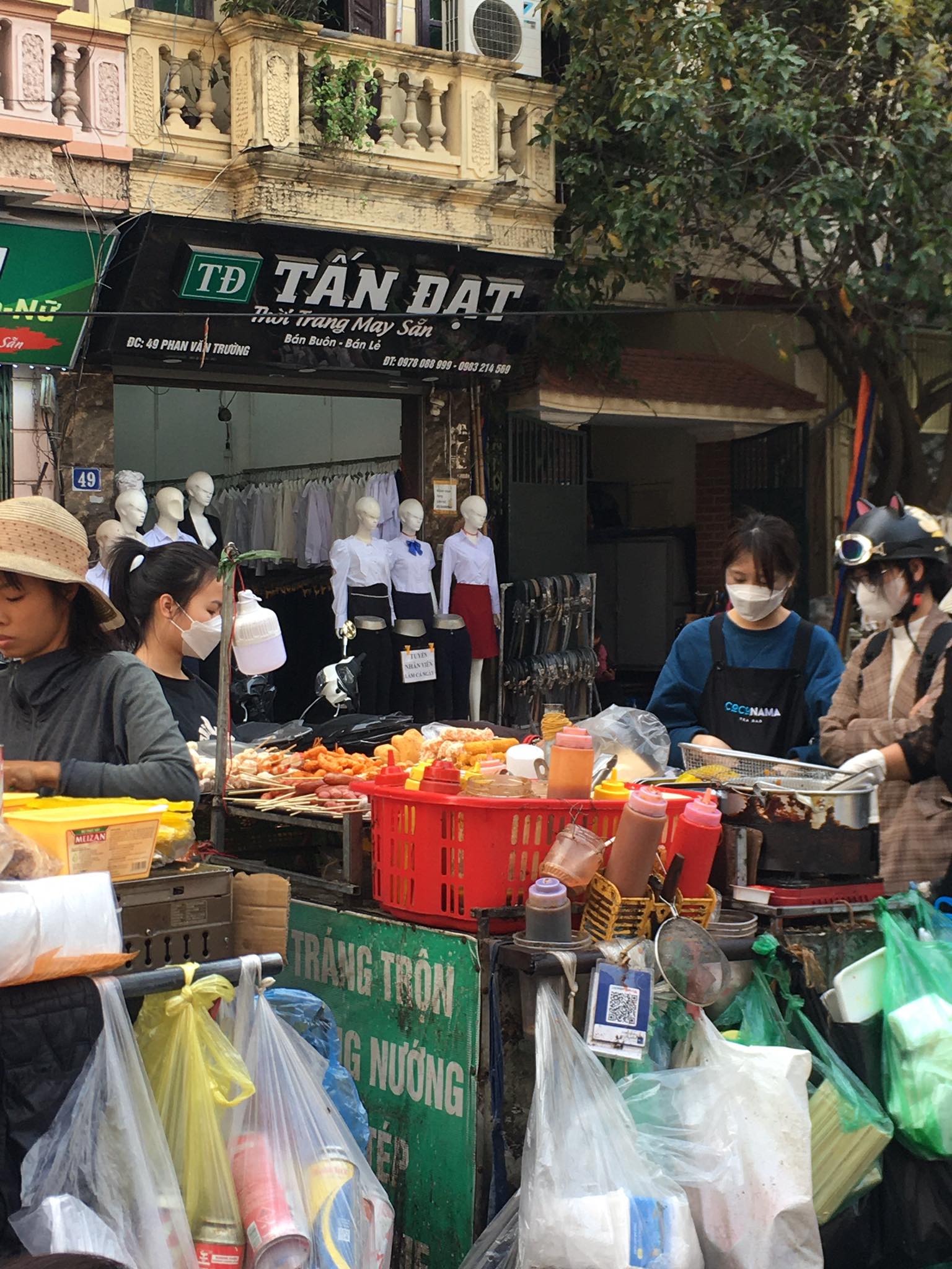 Vì sao món ăn giá rẻ, trông rất hấp dẫn này lại bị gọi là "xiên bẩn"?