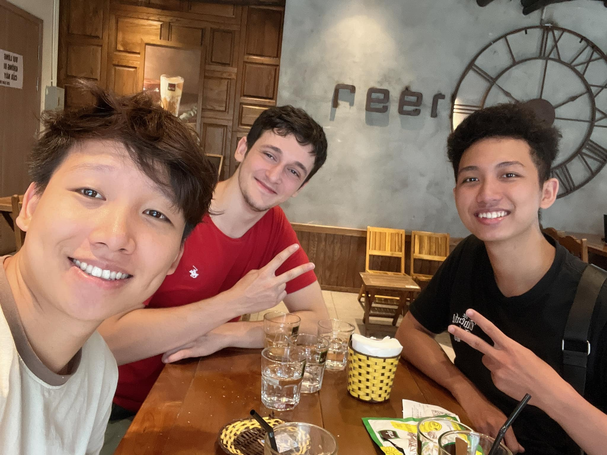 TAT Academy - cùng Lê Văn Việt (thầy Lee Việt) trao cơ hội nắm bắt ...