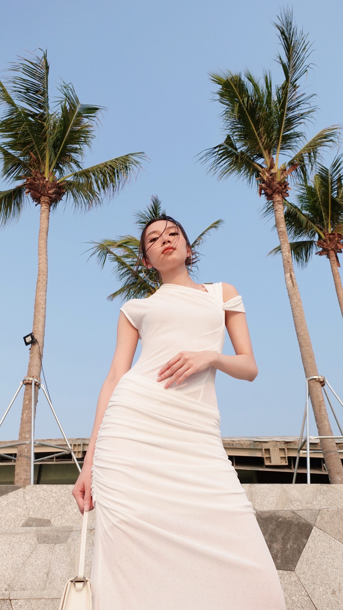 Vóc dáng nổi bật của con gái Xuân Hinh