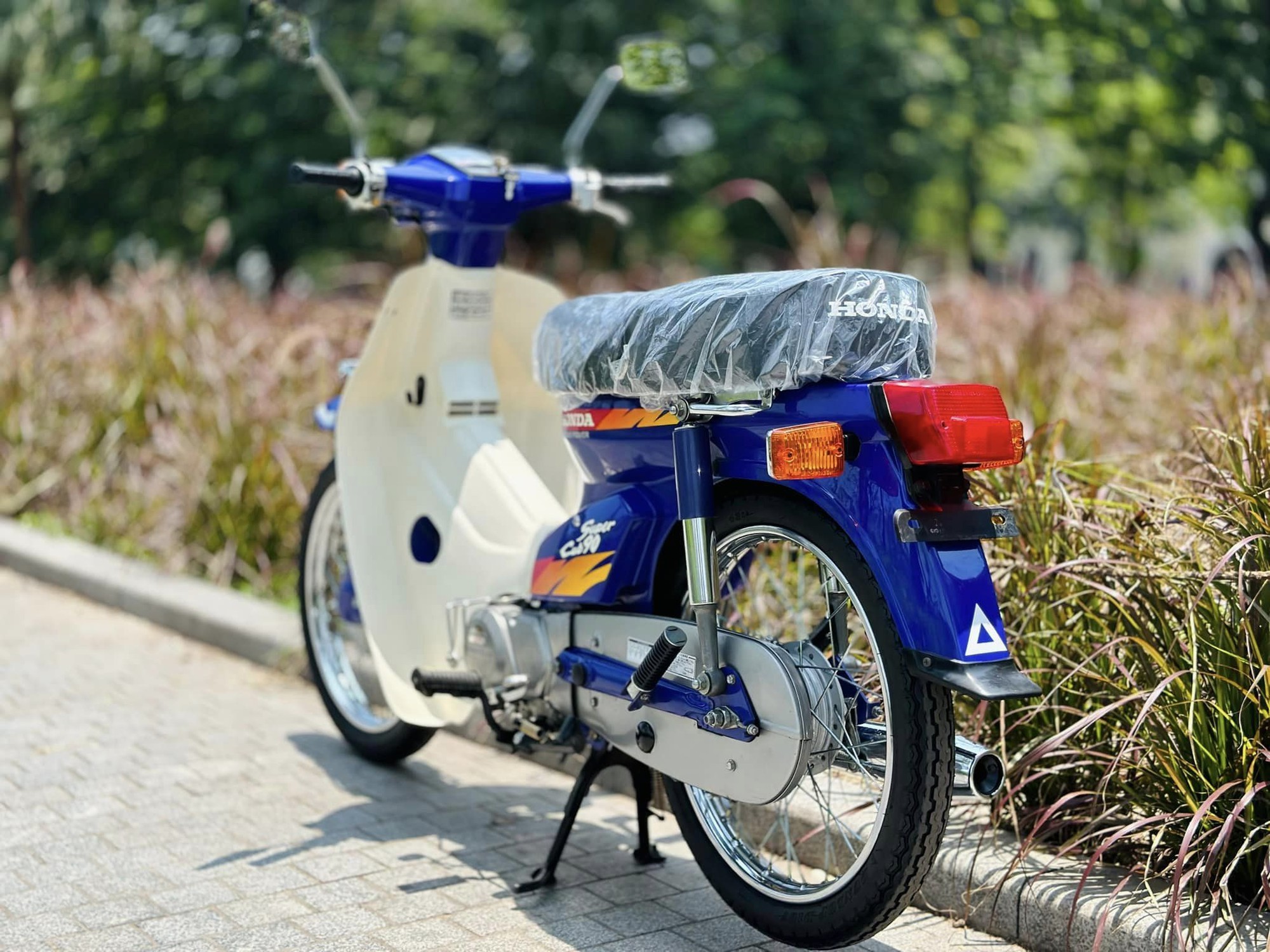 Vì sao xe máy Honda DD có tuổi đời gần 30 năm vẫn bán được với giá 300 ...