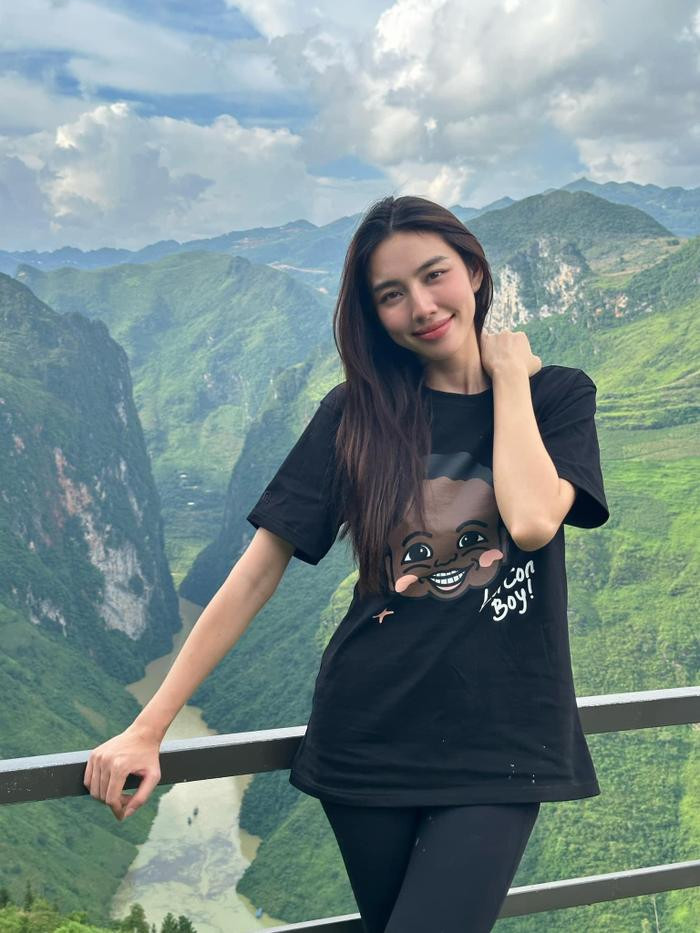 Cùng 'người yêu tin đồn' Quang Linh Vlog đi Hà Giang, Thùy Tiên gặp sự ...