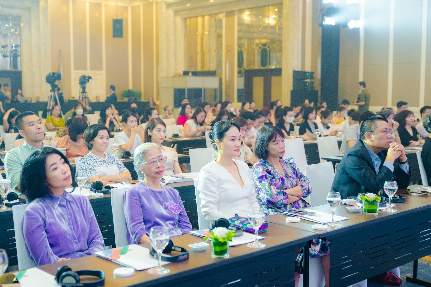 Công bố sản phẩm mới Värna Colostrum dưới sự hợp tác giữa Viện Nghiên ...