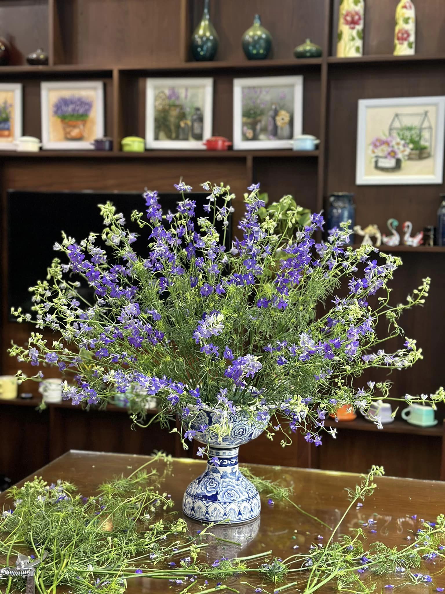 Cách cắm hoa Violet đẹp, tươi lâu chơi cả dịp Tết