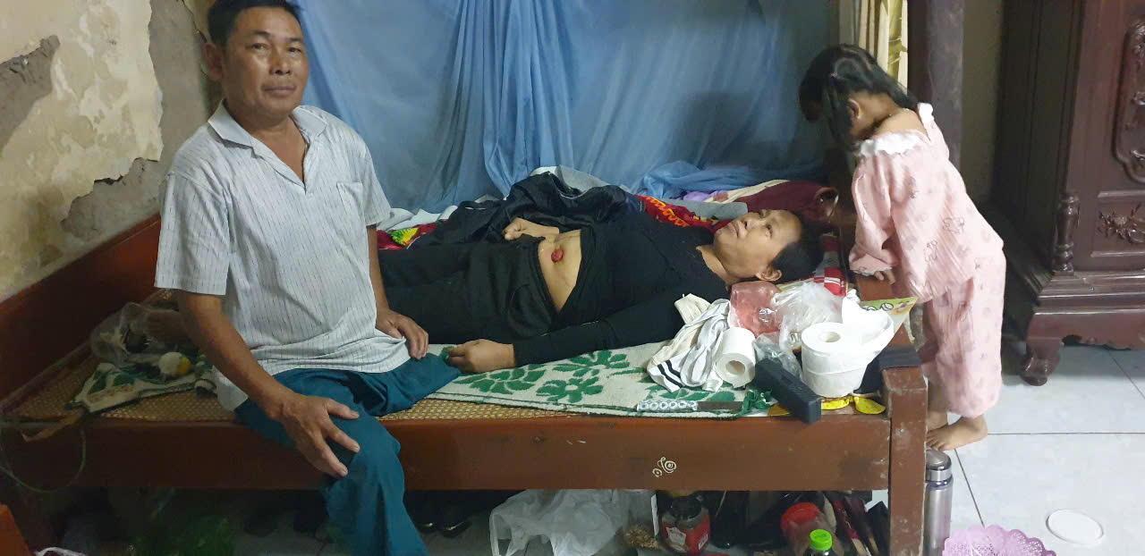 MS 971: Xót thương gia cảnh người chồng tàn tật chăm vợ ung thư