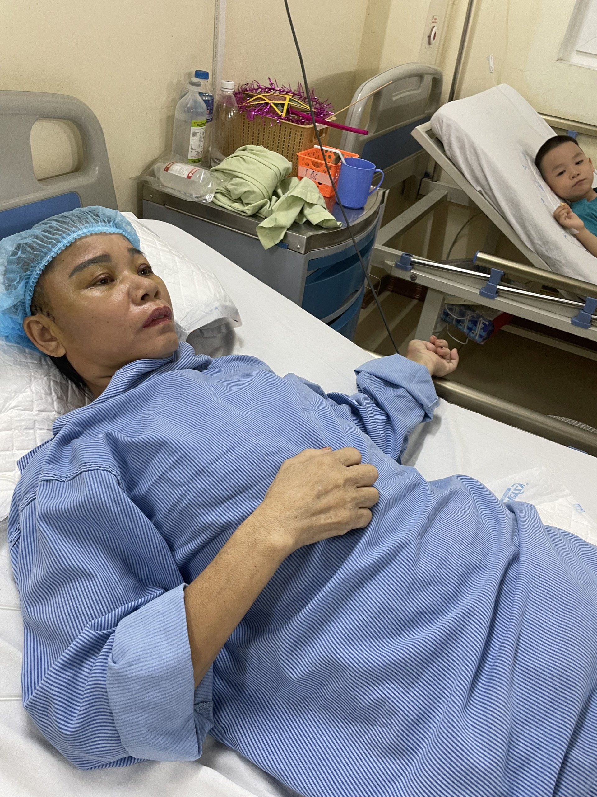 MS 915: Bố bị tâm thần, mẹ bị ung thư, nữ sinh sư phạm nhiều lần ý định ...