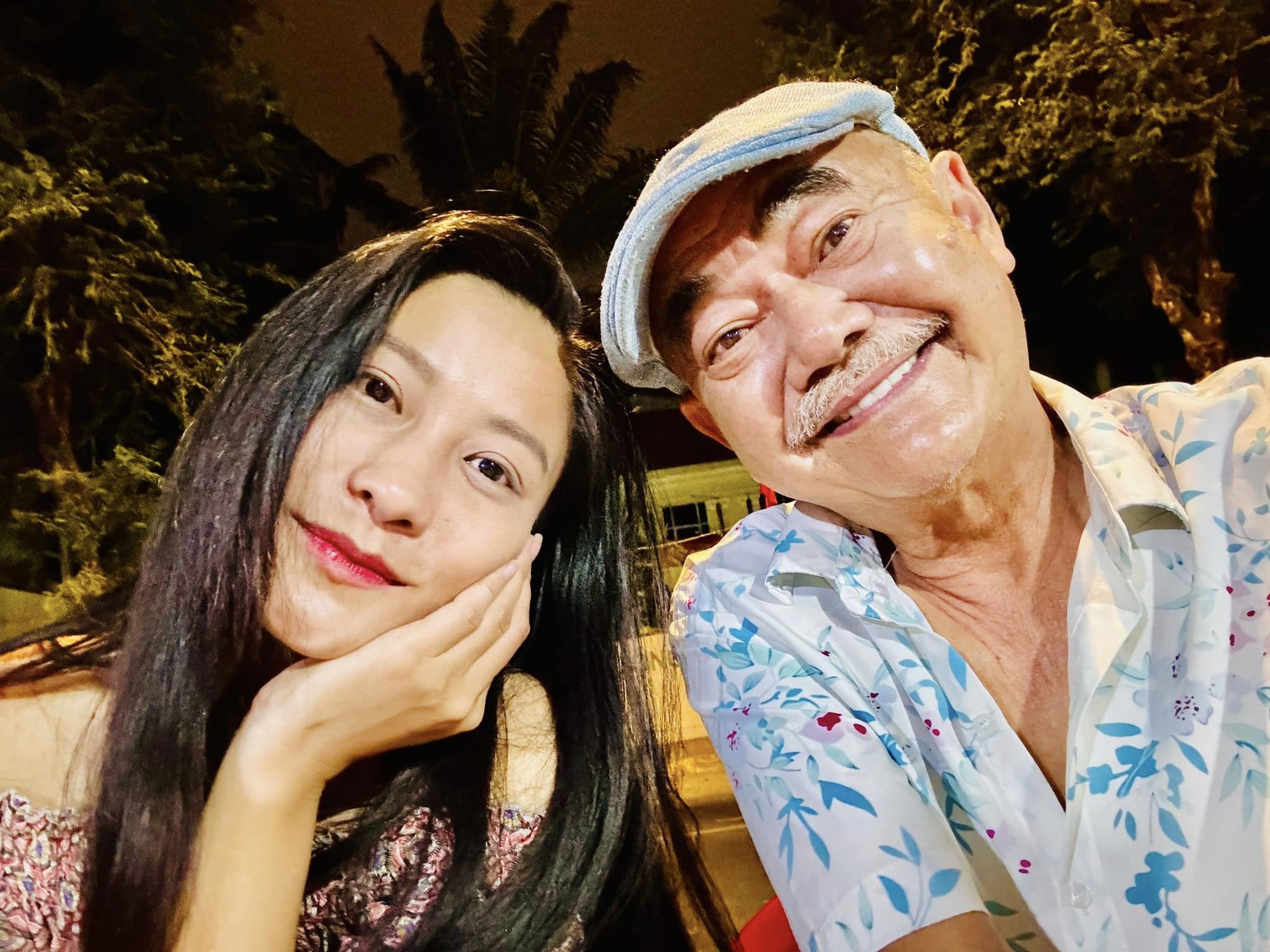 Cô gái bị đồn là tình trẻ của NSND Việt Anh là ai?