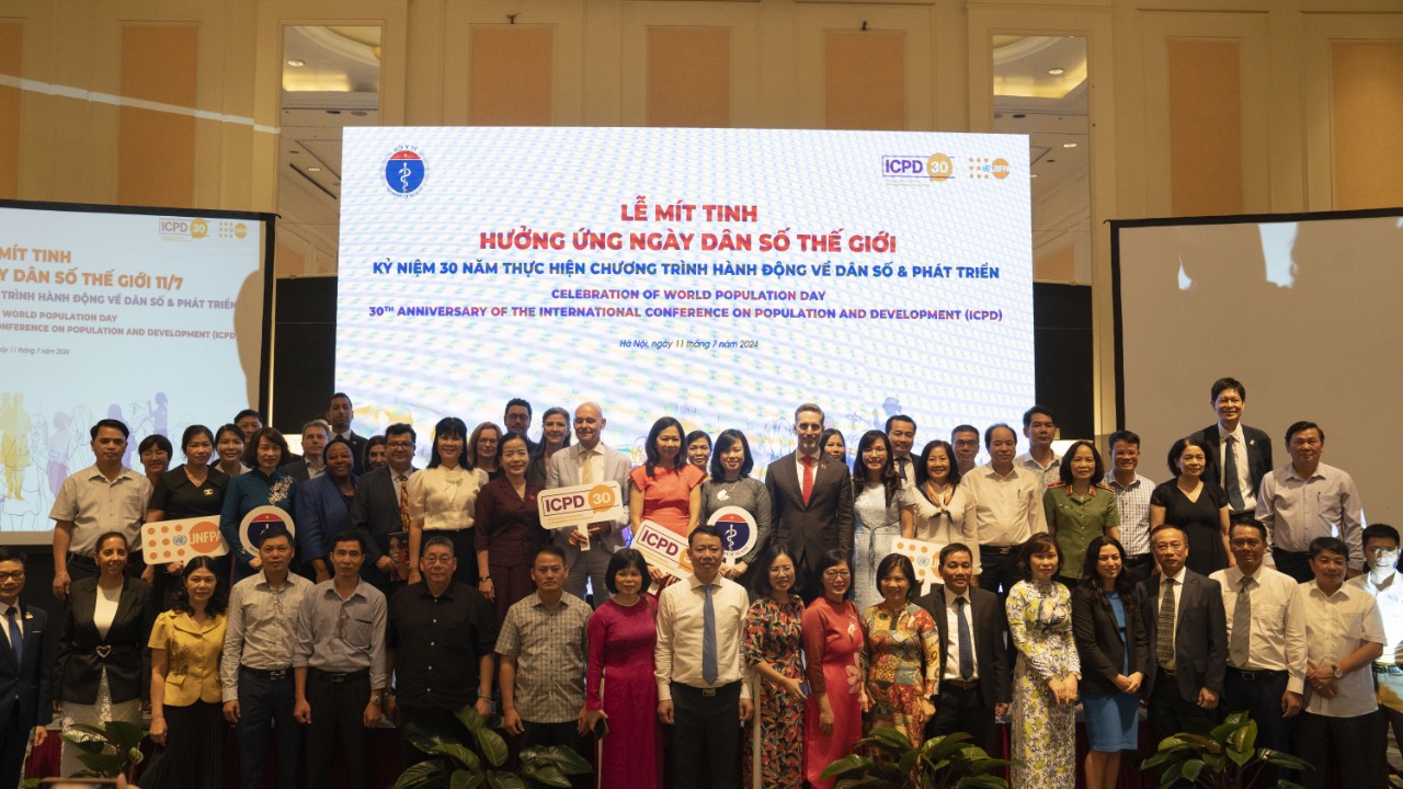 Mít tinh hưởng ứng Ngày Dân số Thế giới 11/7