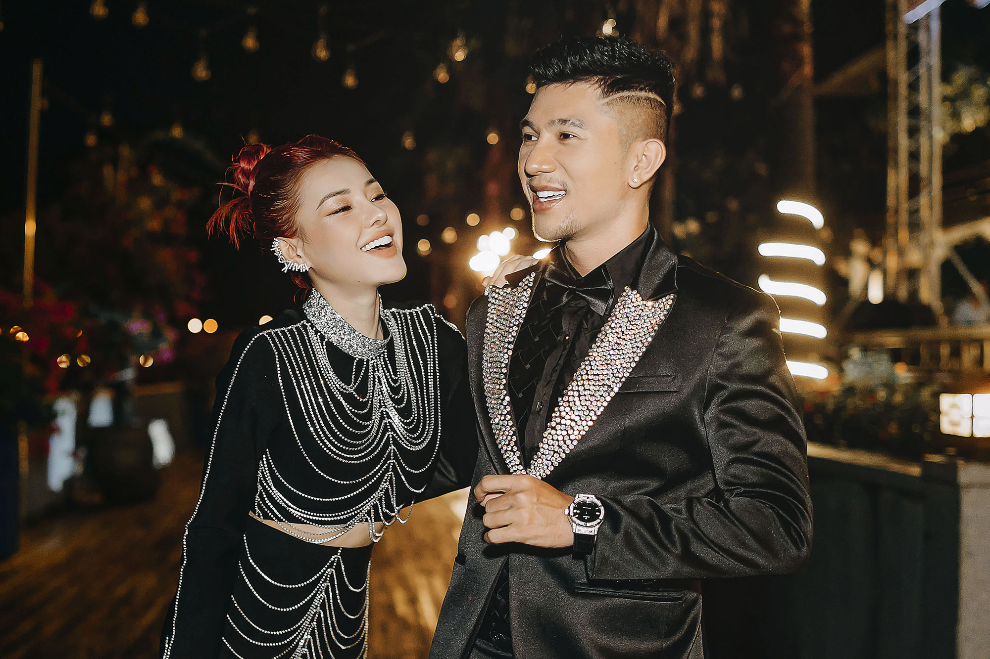 Nam ca sĩ nổi tiếng gắn bó với Ngân 98 vừa bị bắt là ai?