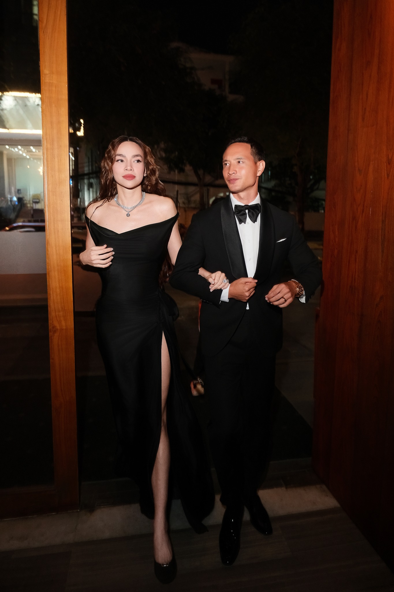 Ho Ngoc Ha - Kim Ly dressed in harmony, attracting attention at the event