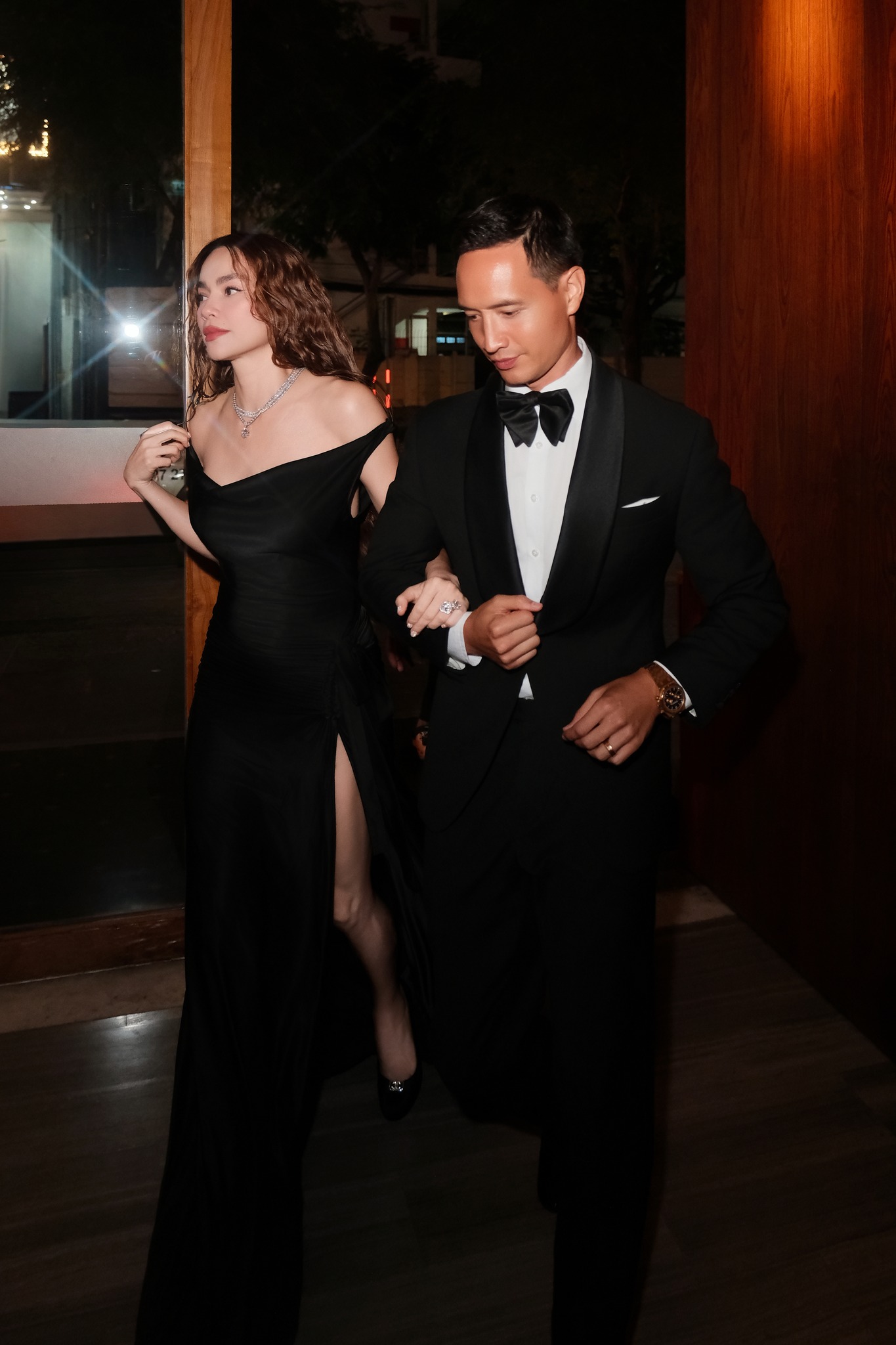 Ho Ngoc Ha - Kim Ly habillé en harmonie, attirant l'attention lors de l ...