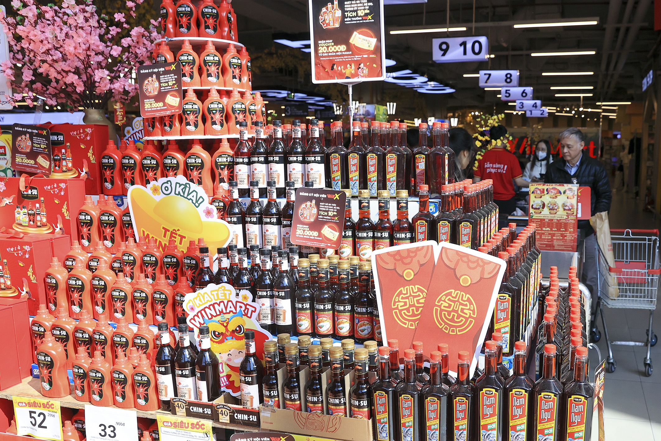 WinMart phục vụ hàng hóa giá cả bình ổn, đa dạng giỏ quà Tết và ưu đãi ...