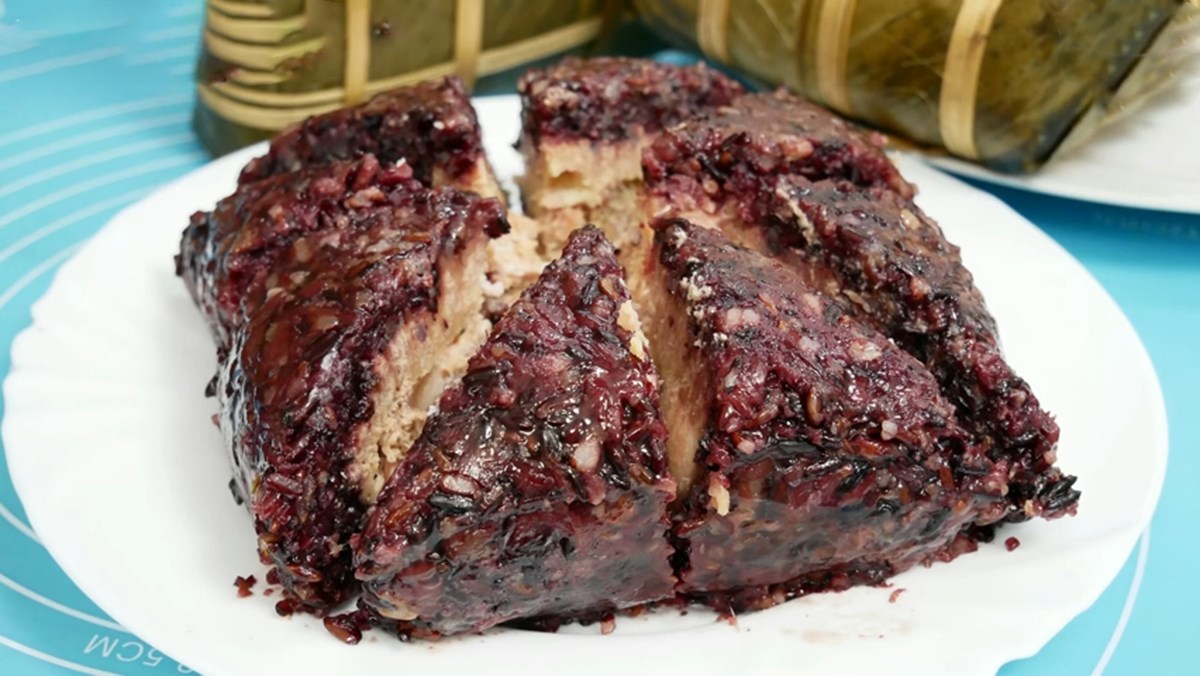 From traditional to unique and delicious variations, banh chung ...