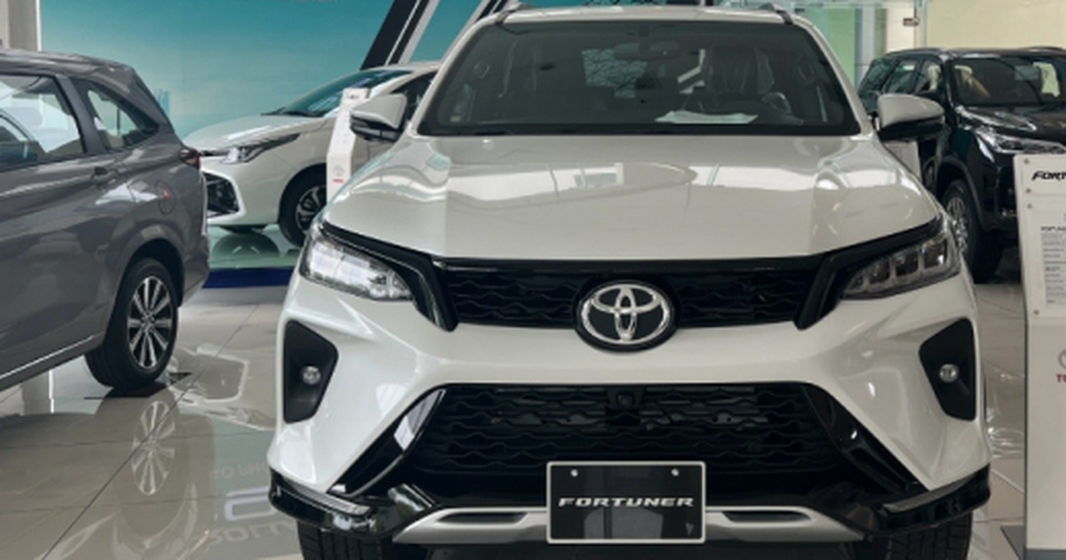 Giá lăn bánh Toyota Fortuner mới nhất giảm sốc còn ưu đãi lớn