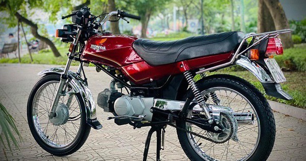 Xe máy "huyền thoại" từng khiến dân Việt mê mẩn: Kỳ lạ dòng xe "vang ...