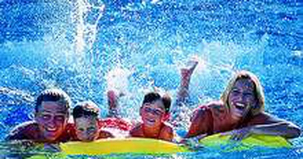 Đi bơi để có dáng chuẩn