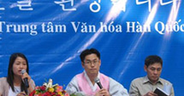 Các diễn viên trong "Nàng Dae Chang Kum" thăm Việt Nam