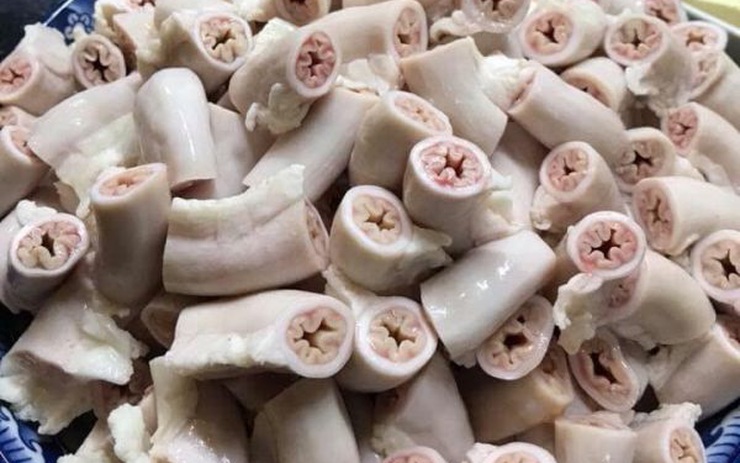 Lòng lợn luộc đừng chỉ cho nước lã, bỏ thêm thứ này lòng trắng tinh ...